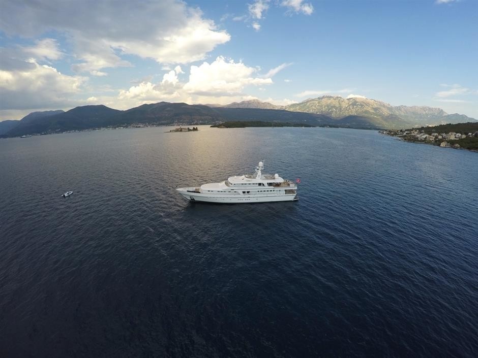 Yacht CHEETAH MOON, Cantieri Navali Nicolini | CHARTERWORLD Luxury ...